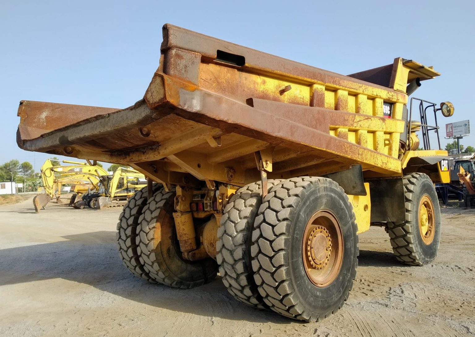 Caterpillar 769C - Maquinaria Troyano