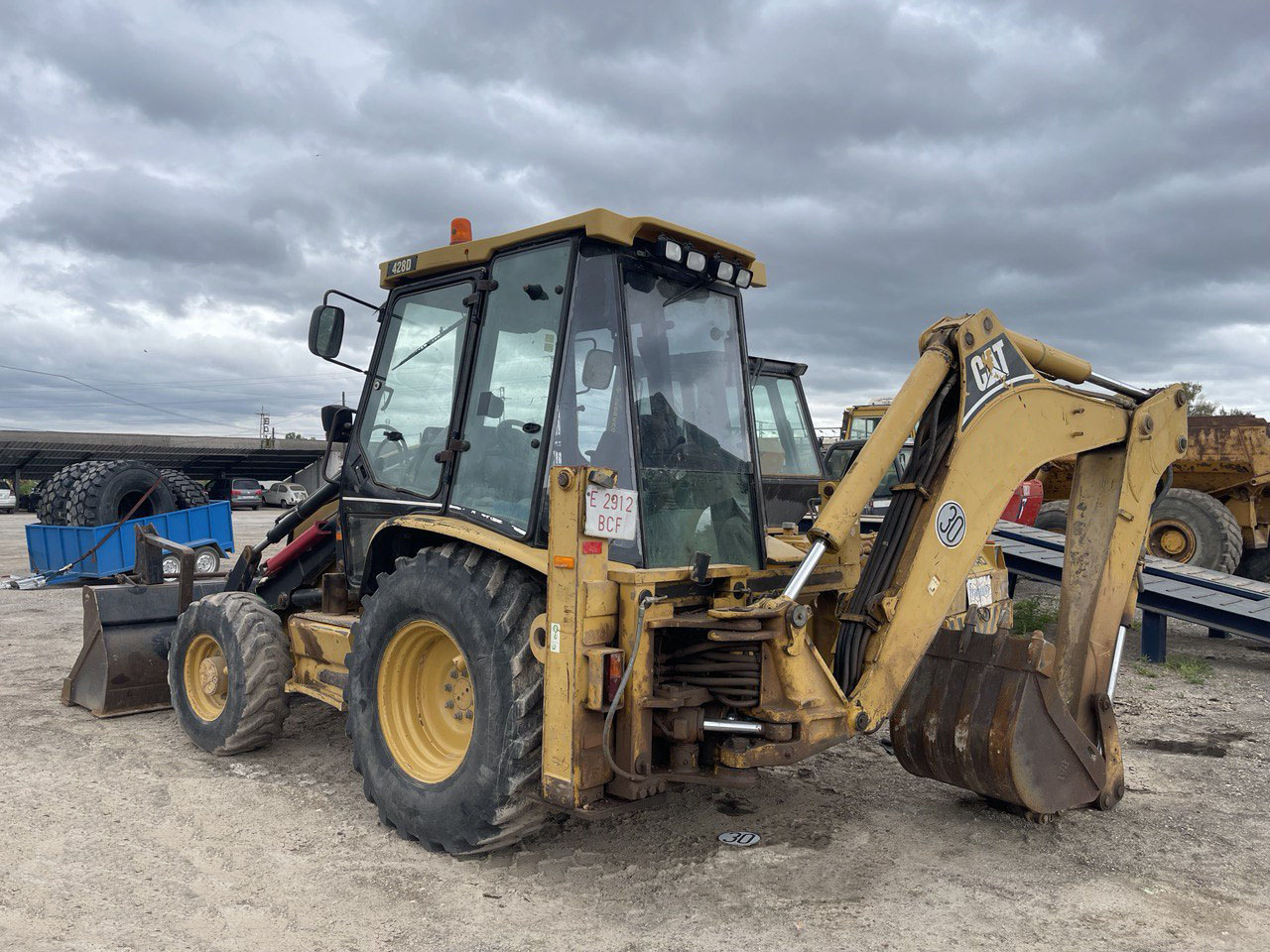 CATERPILLAR 428D (2) - Maquinaria Troyano